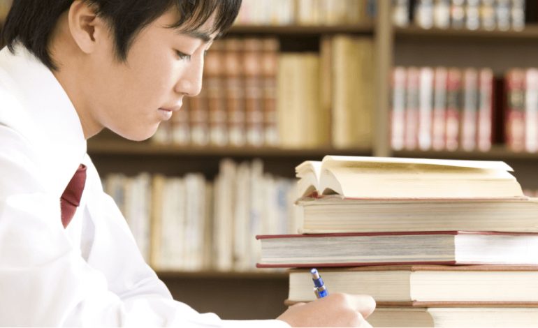 Melbourne Undergraduate Scholarship - Young Women Aspire